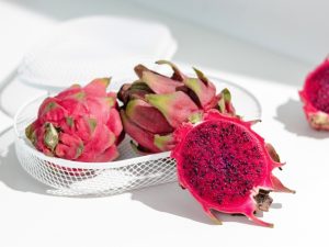 14 Delicious Purple Fruits to Include in Your Diet