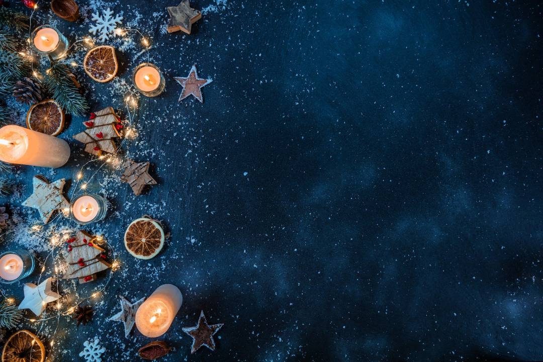 8 Christmas Colors and Their Meanings (2025)